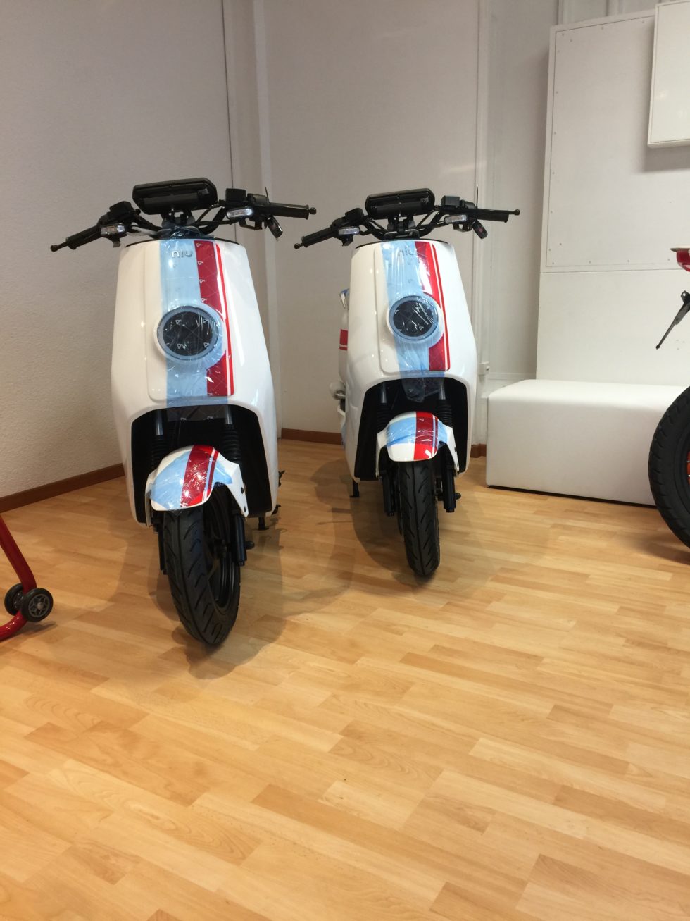 Réception des modèles NIU - Emotion Motorcycles